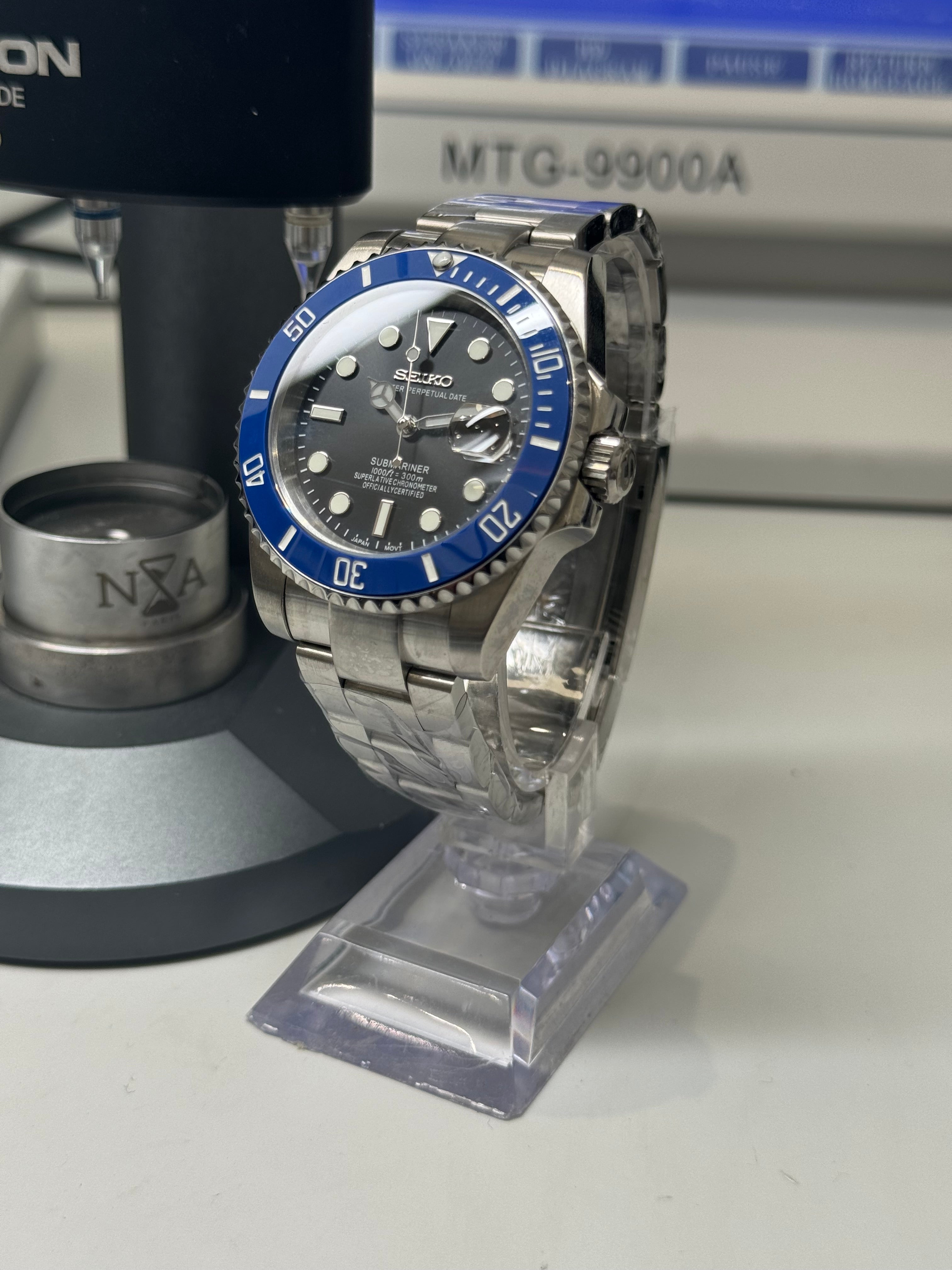 Seiko MOD - cadran noir lunette BLEU “schtroumpf” céramique – Atelier N ...